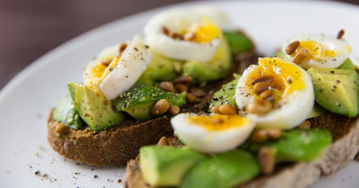 What is a Healthy Late Night Snack? 15 Incredible Options to Try!