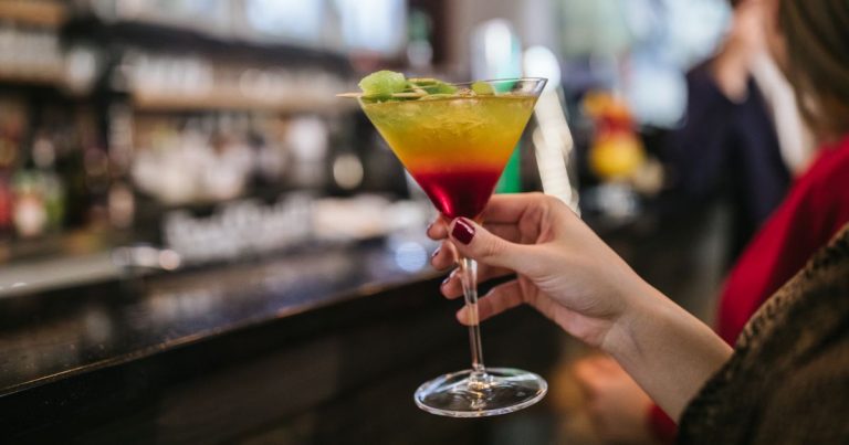 Dining Etiquette: How to Hold a Cocktail Glass